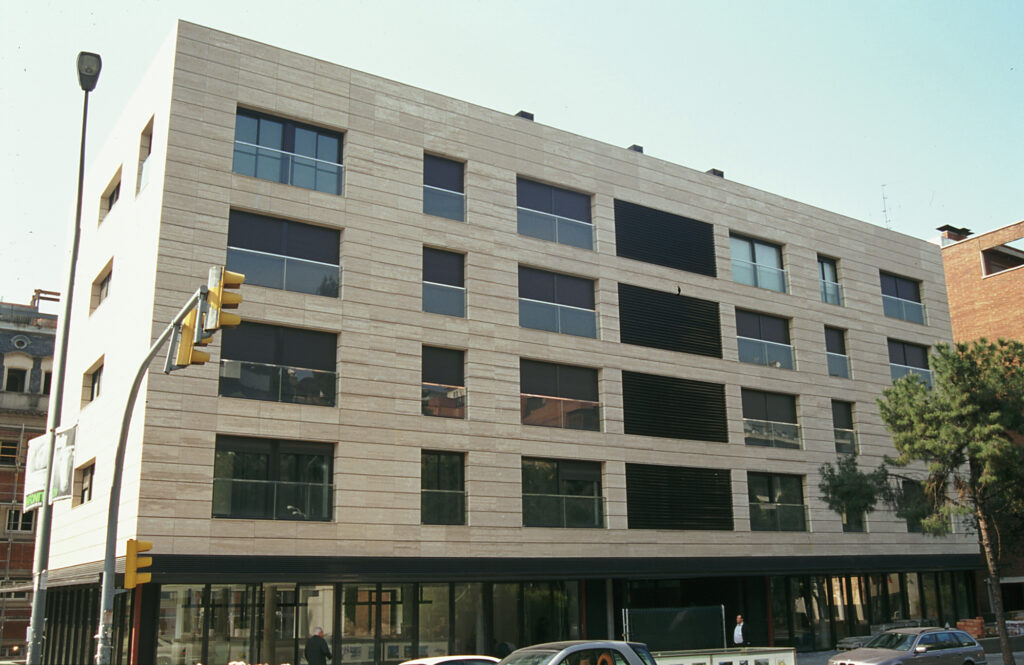Vía Augusta Housing Building - Sistema Masa - CELO Facades technology